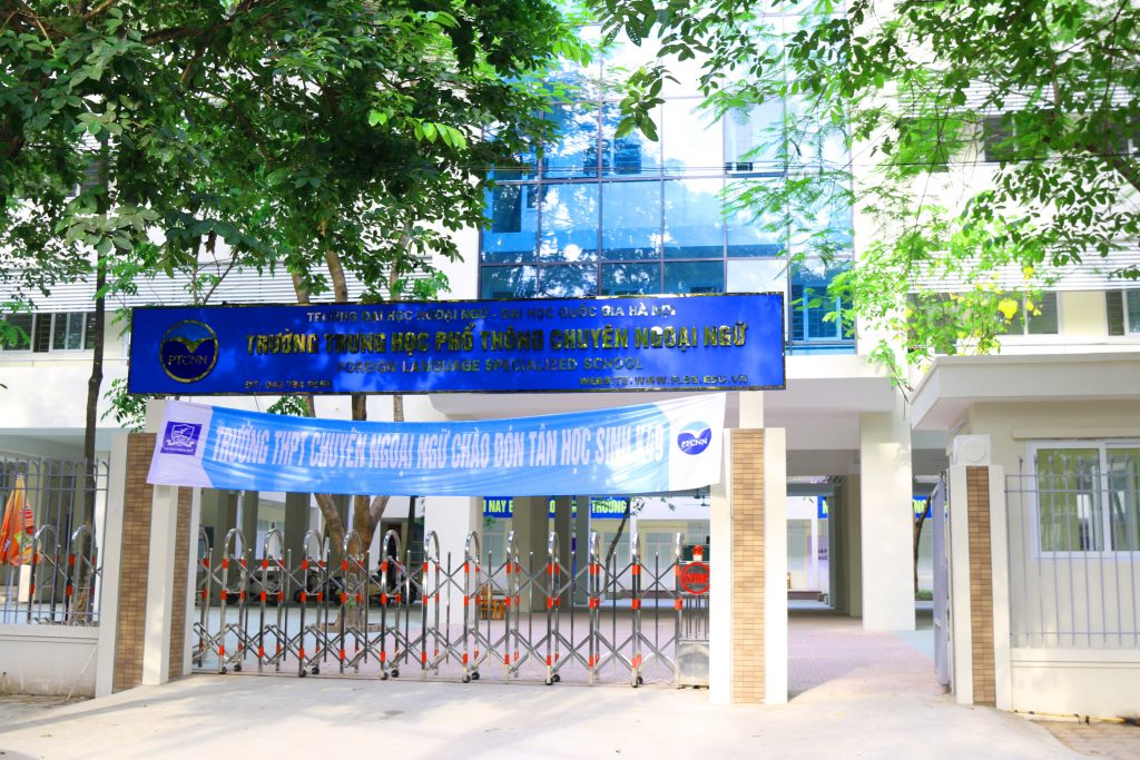 A whole beautiful world inside ULIS – University of Languages and ...