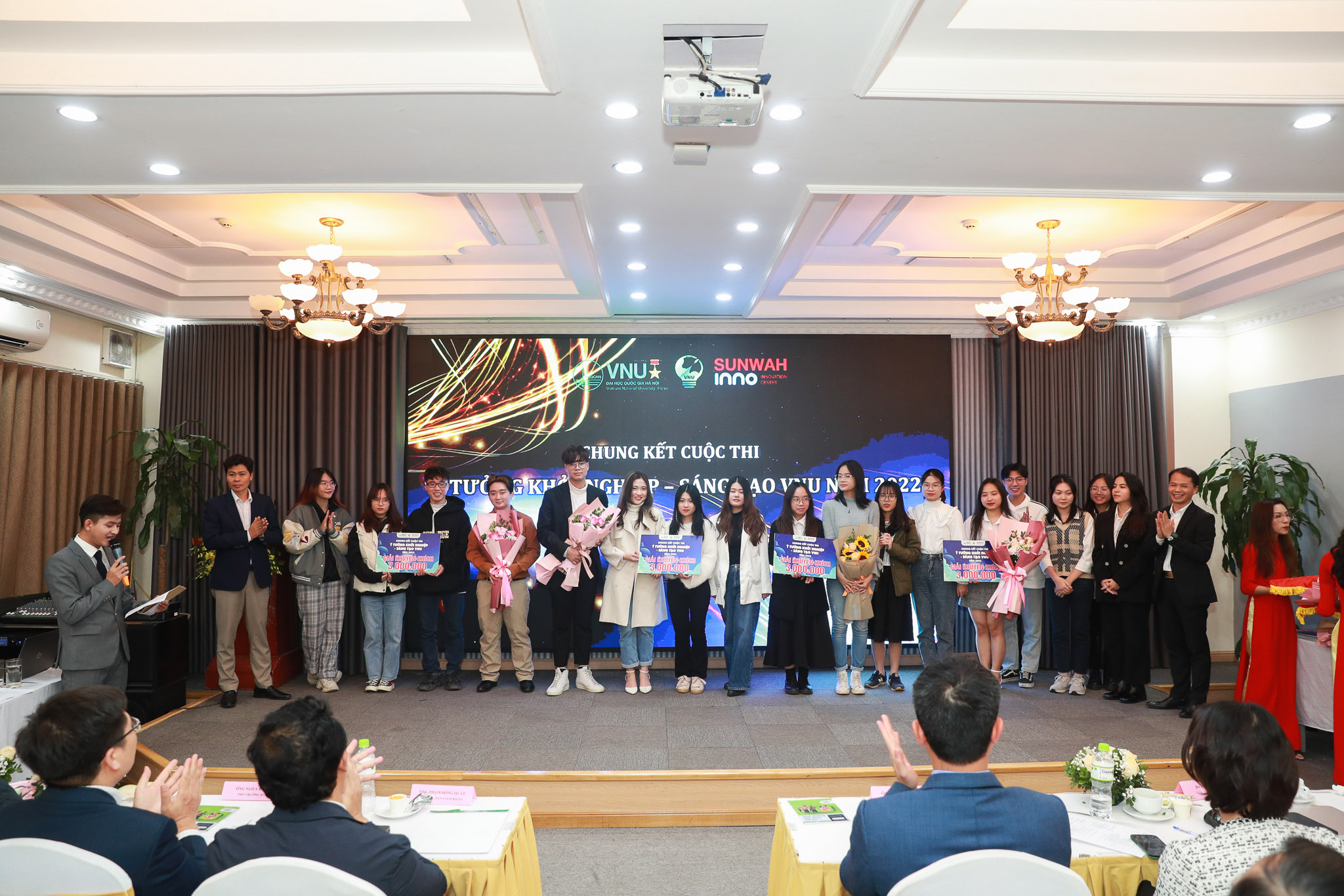 ULIS students win Consolation prize at VNU Startup Ideas – Innovation ...