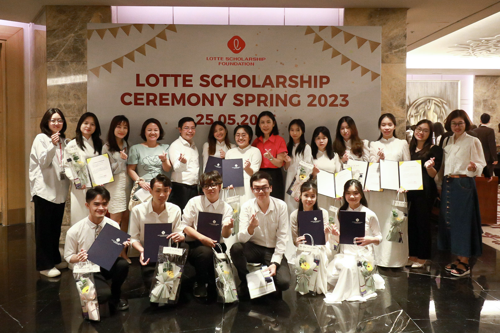 5 ULIS students receive Lotte scholarships in 2023 – University of ...