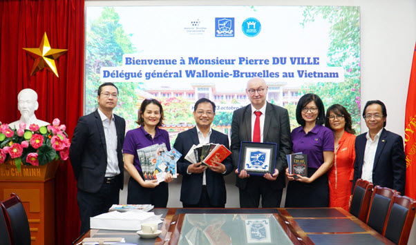 Meeting with Chief Representative of Wallonia Brussels Delegation in Vietnam – University of ...
